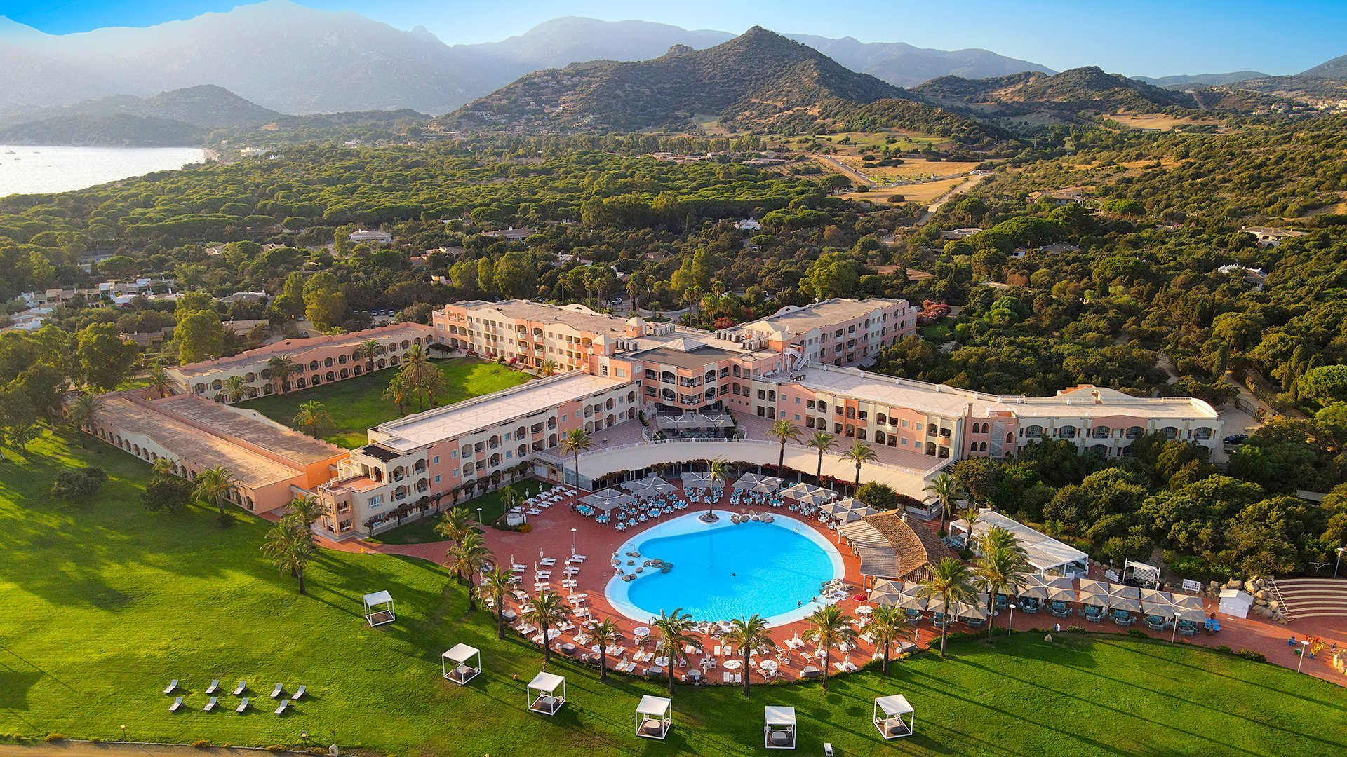 Pullman Almar Timi Ama Resort & Spa - Włochy, Sardynia | ITAKA