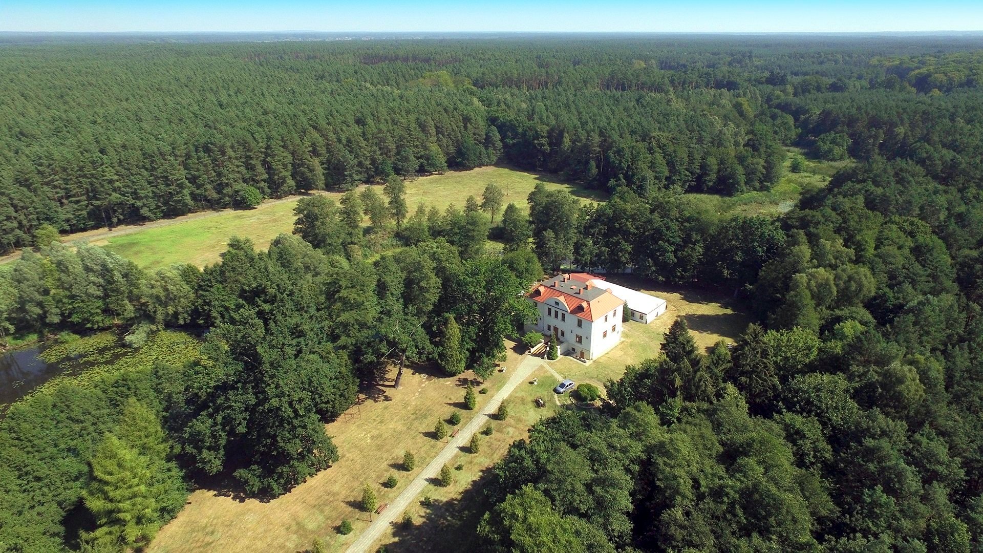 Pałacyk Łąkomin – Grill & Chill Resort - Polska, Poza miastem | ITAKA